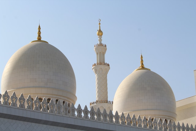 Dubai's Majestic Mosques: A Journey Through Spiritual Architecture